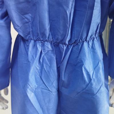 Cina Sterilizzazione Kit di PPE monouso per materiali pericolosi con copertura SMS impermeabile e cuciture con nastro in vendita