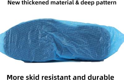 Cina Copertura per scarpe monouso in plastica resistente allo scivolamento resistente all'acqua CPE resistente al scivolamento per ospedali in vendita