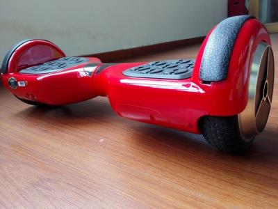 Cina Motorino elettrico diritto a 6.5 pollici intelligente del pattino con le doppie ruote in vendita