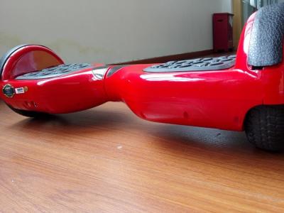 Cina La luce del LED sta sul motorino elettrico di hoverboard del trasportatore di 2 ruote per l'adulto, bambini in vendita