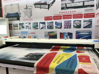 China High Speed Automated Fabric Cutting Machine , Fabric Cutting Equipment for sale