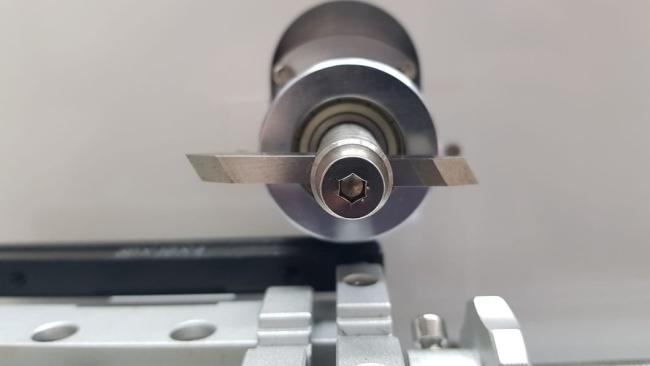 Factory Supply Favorable Price Plastic Sample Cutting Machine Notched Prototype Cutting Machine