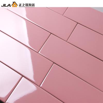 China projeto cor-de-rosa vitrificado cerâmico decorativo do banheiro das telhas da parede 4x12 7,5 milímetros de espessura à venda