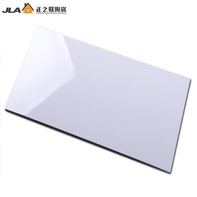 中国 12x24明るく白い陶磁器の壁は7.5 Mmの防水浴室のタイルを厚さタイルを張ります 販売のため