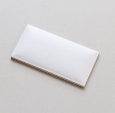 中国 75X150mmのサイズの内壁の使用法の白の陶磁器のパンの一見の地下鉄のタイル 販売のため