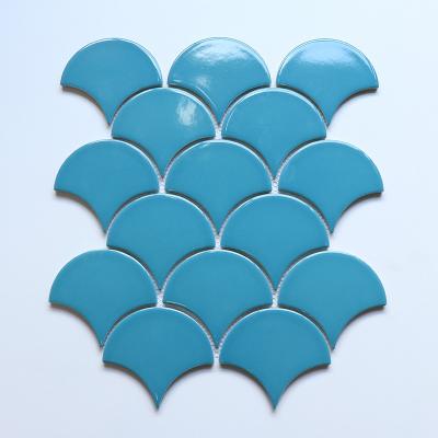 China 295X335mm Green Color Fan Shape Kitchen Interior Decor Mosaic Tiles for sale