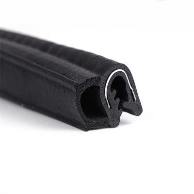 China Perfil de extrusión para la protección de las carreras de buques marinos El muelle de protección epdm de la banda de amortiguación en venta