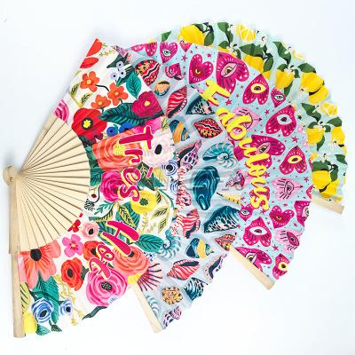 China Customized 23 cm Wooden Hand Fan with Spanish Printed Model Pattern Colourful Painted Wedding Favors Bulk Abanico De Mano for sale