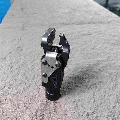 China Aluminum Steel Stamping Sheet Metal Gripper Pneumatic Drive Mode for sale