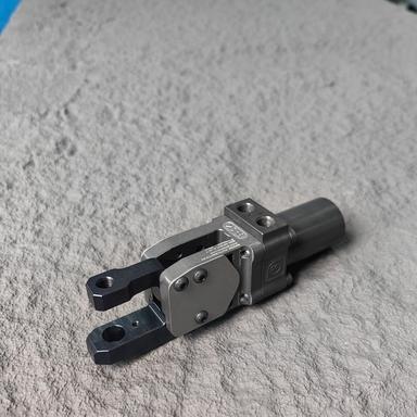 Quality Robots Pneumatic Pincers Sheet Metal Handling Automotive Manufacturing Aerospace for sale