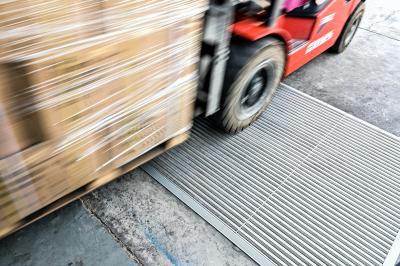 Cina Fabbrica di gomma lucidata resistente del tergicristallo della stuoia commerciale dell'entrata in vendita