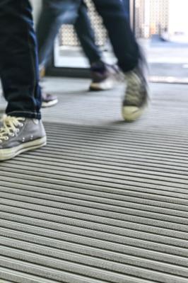 Cina Tergicristalli di gomma lucidati, porta resistente Mats Outside Non Slip in vendita