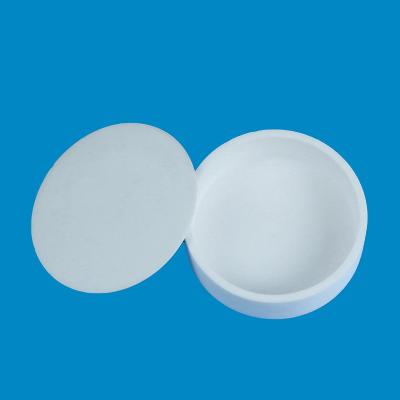 Cina Crogiolo in ceramica di allumina resistente al calore e durevole per analisi e lavorazioni di cottura in vendita