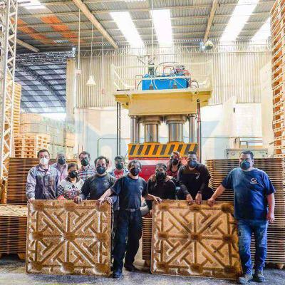 China Hot Press Wood Pallet Machine For Oil Palm Fruit Fiber Reuses for sale