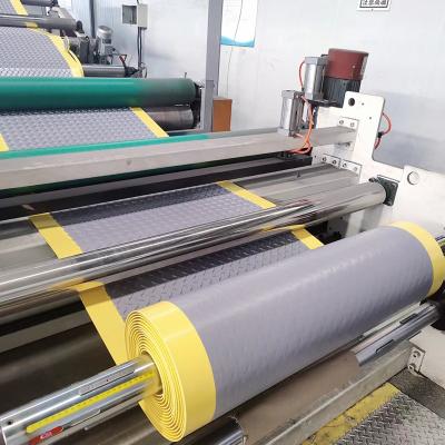 China Hot Welding TPO Walkways TPO Waterproofing Membrane Gray  Color with Yellow Edge for sale