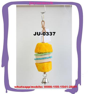 China Lovely natural dye loofah sponge bird playing chewing toys with bell with wholesale price JU-0337 for sale
