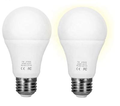 China Alta luminosidade 9w lâmpada LED A60 Iluminação E27 para lâmpada doméstica Eficiência luminosa lm/w 80 à venda