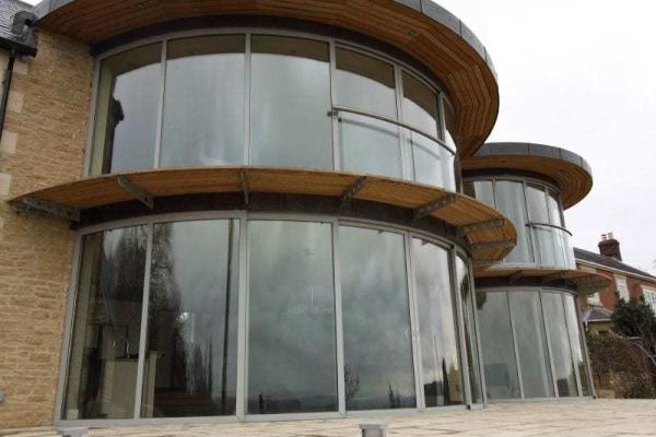 Quality Hotel Curved Clear Tempered Glass Panels for Shopping Mall Building 3mm-12mm for sale