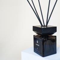 China House Custom Fragrant Packaging Box Wood Stick Diffuser Glass Bottle Reed Diffuser With Gift Box for sale