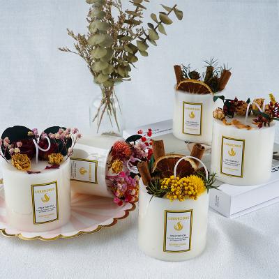 Cina Candela profumata di lusso personalizzata Candela artigianale con fiori secchi e profumo di soia in vendita
