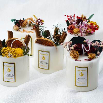 Cina Candela profumata di lusso personalizzata Candela artigianale con fiori secchi e profumo di soia in vendita
