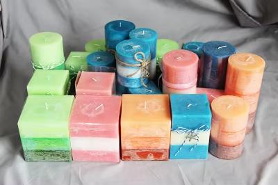 Cina Candela OEM colorata Candele a colonna profumate fatte a mano personalizzate in vendita
