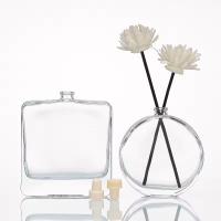 China Empty 100ml Luxury Round Square Clear Glass Reed Diffuser Bottle for sale