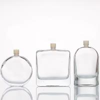 China Empty 100ml Luxury Round Square Clear Glass Reed Diffuser Bottle for sale