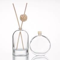 China Empty 100ml Luxury Round Square Clear Glass Reed Diffuser Bottle for sale