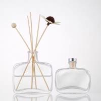 China Empty 100ml Luxury Round Square Clear Glass Reed Diffuser Bottle for sale