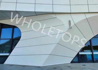 Cina Non Typical Twisted Aluminum Exterior Facade Moisture Proof in vendita