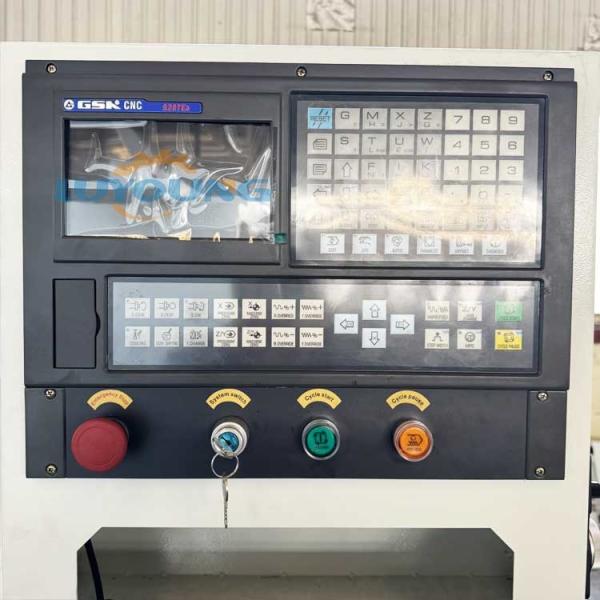 Quality 1000mm Cnc Turning Machine CK6136 CNC Lathe 4 Station Electrical Tool Holder for sale