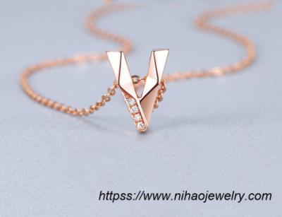 China Letter pendant fashion necklace for sale