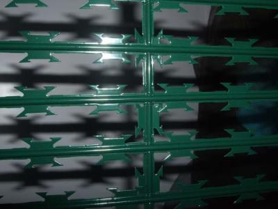 Cina Tipo piano galvanizzato di altezza di sicurezza del filo spinato del rimorchio a fisarmonica della barriera in vendita