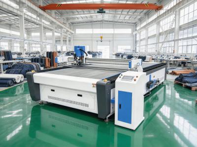 China AC380V Automatic Garment Cutting Machine Oscillating CNC Apparel Cutting Machine for sale
