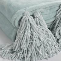 China Solid Microfiber Fleece Bed Blanket Queen Size Winter Lightweight Bed Blankets for sale