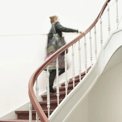 Cina Maniglia di scala in PVC di design moderno per decorazioni domestiche e parti di scale in vendita