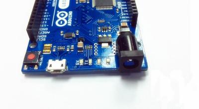 中国 コンピュータ IC は Arduino のために互換性がある USB ケーブルとの Leonardo R3 ATmega32U4 を欠きます 販売のため