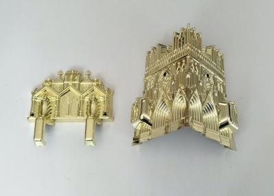 China Esquinas del ataúd del moldeo a presión de la precisión para diverso color adulto en venta