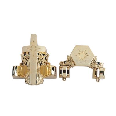 Китай Углы гроба набора оборудования ларца золота пластиковые материальные моделируют 12 продается