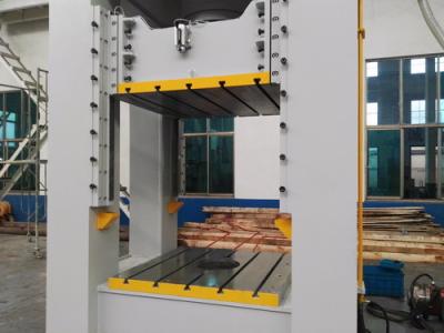 Cina tipo allungamento del cavalletto 200T della lamiera sottile della macchina della stampa di potenza idraulica che lavora un motore a macchina di 11 chilowatt in vendita