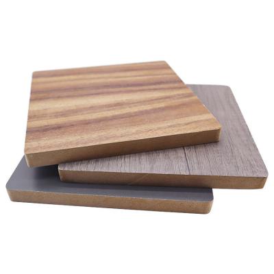 Cina E0 Standard 18mm 4x8 Melamina laminata Mdf Board per mobili e armadi di cucina in vendita