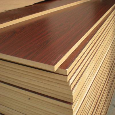 Cina Mdf personalizzato 18mm 4x8 con film di melamina per mobili e armadietti da cucina in vendita