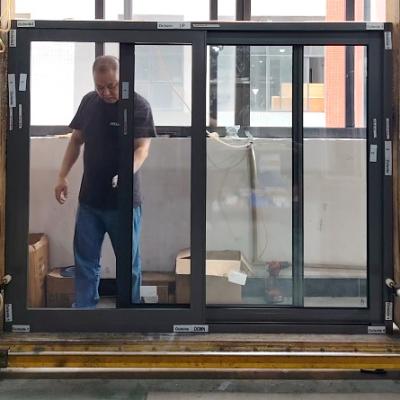 China 6063-T5 Aluminum Frame Sliding Windows Soundproof 1.4mm Thickness for sale