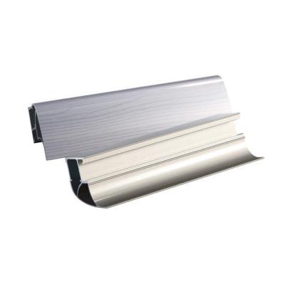 Cina Profilo di alluminio del guardaroba beige di 0.8mm per i materiali da costruzione del gabinetto in vendita