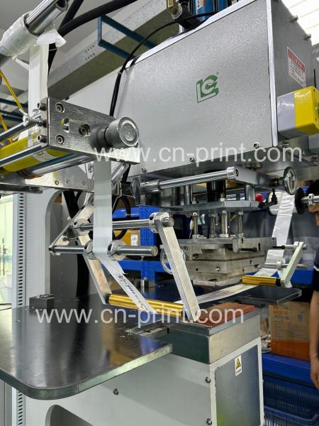 Quality larger size plastic container Custom PLC control hot foil stamping machine for sale