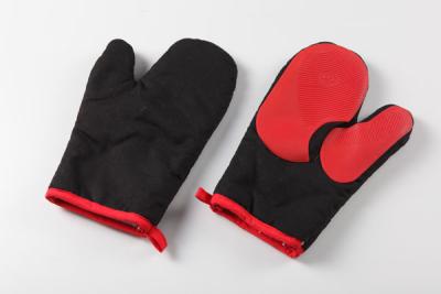 China silicone oven mitts/ oven glove OEM offer  sizes:27*17  31*18cm  material:cotton+silicone for sale