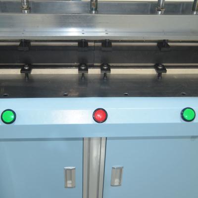 Cina macchina della saldatura a ultrasuoni 4600W, cuscinetto sanitario di 1800mm che fa macchina in vendita