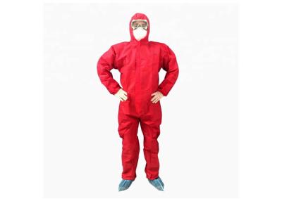 Cina Le tute chimiche eliminabili rosse strappano il materiale microporoso resistente dei pp SMS in vendita