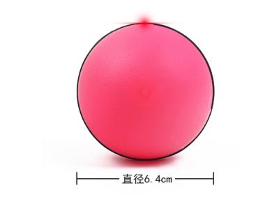 中国 庭LED犬の球Dia 6.4cm 2.5インチ、容易な使用相互犬のおもちゃ 販売のため